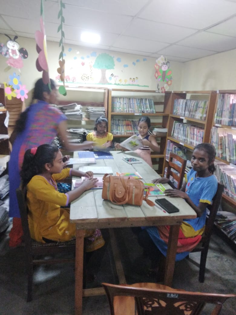 Puwakpitiya Library